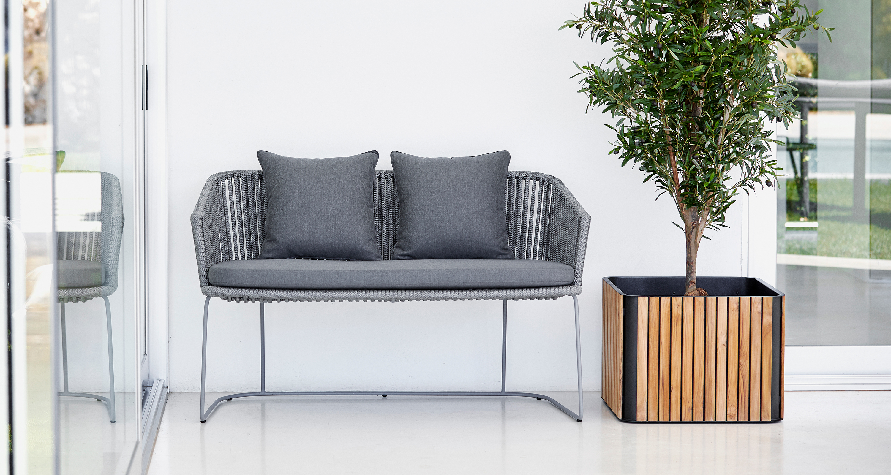 Moments Dining Bench | Cane-line | Rypen