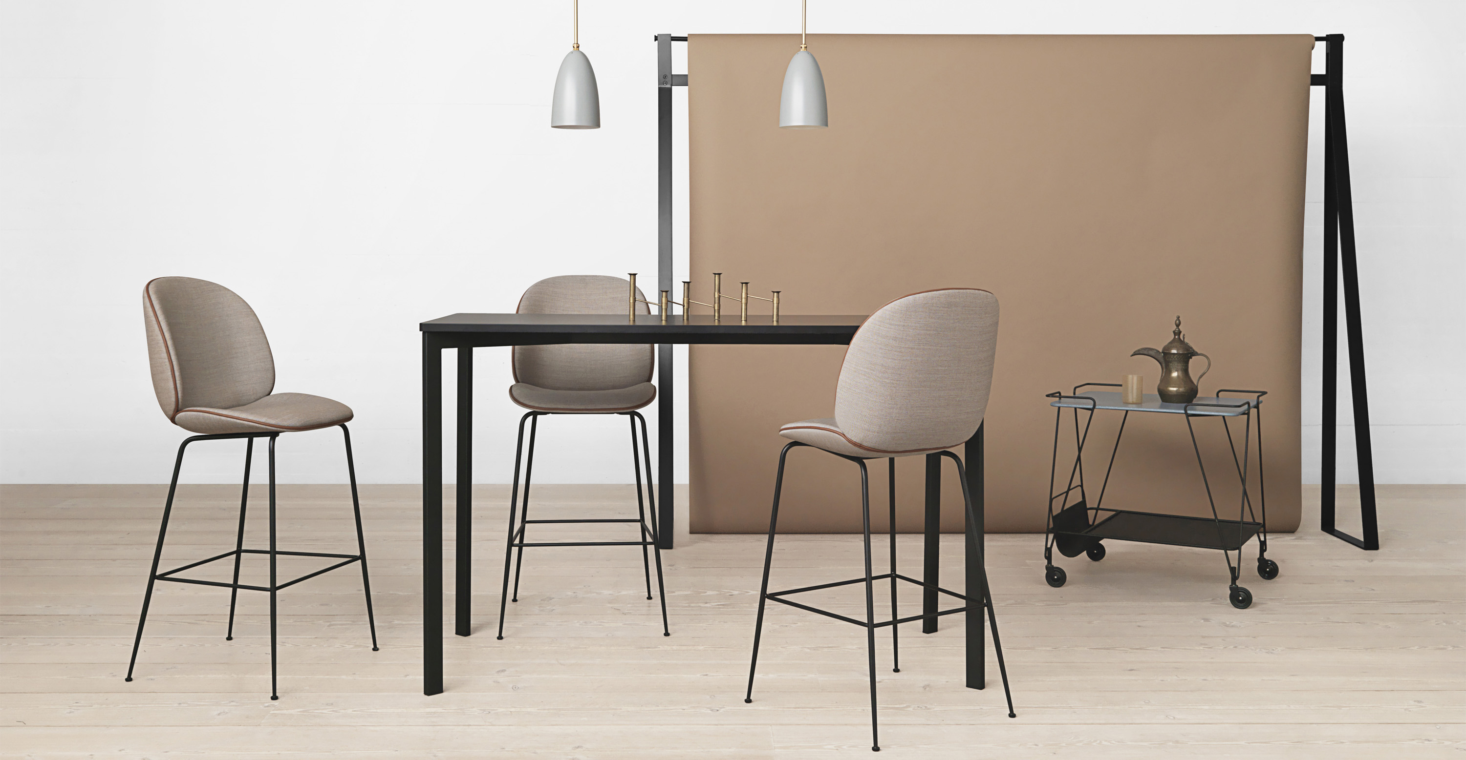 Beetle Counter Chair - Fully Upholstered | Gubi | Rypen
